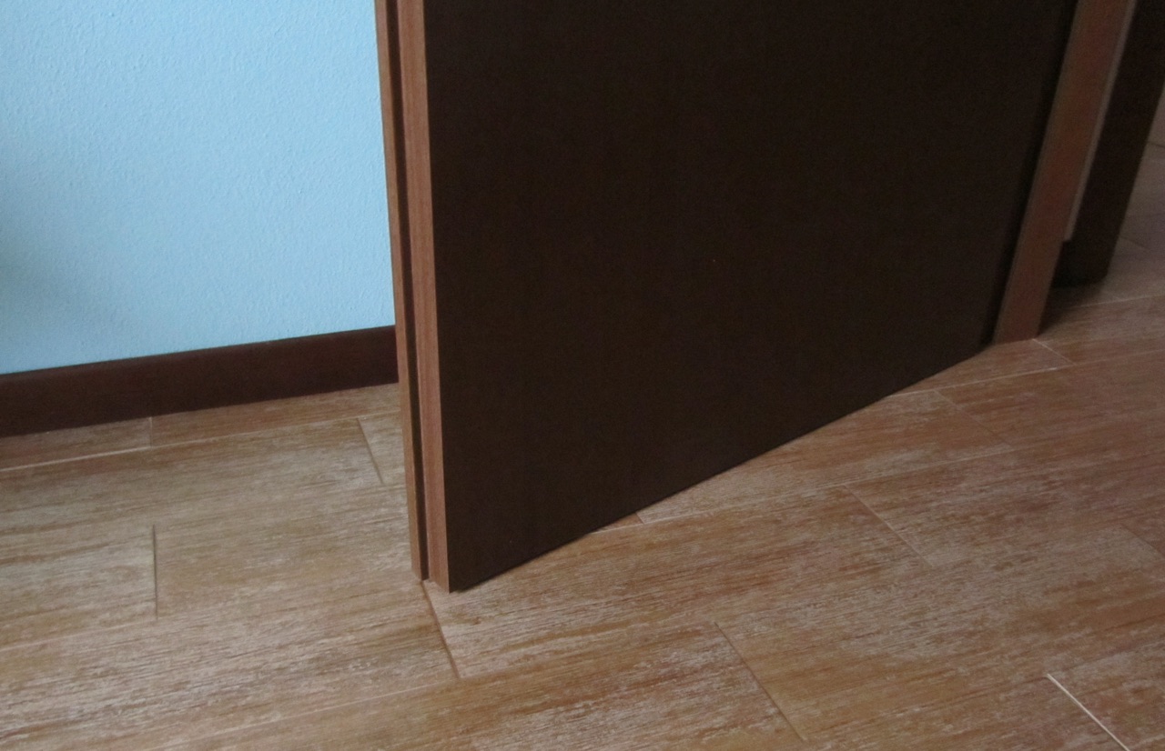 La porta che striscia e riga il pavimento | Bricoliamo